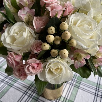 LEE’S FLOWER AND CARD SHOP - Updated March 2025 - 90 Photos & 111 ...