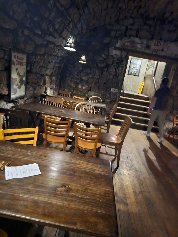 O’MALLEY’S PUB - Updated December 2025 - 351 Photos & 257 Reviews - 500 ...