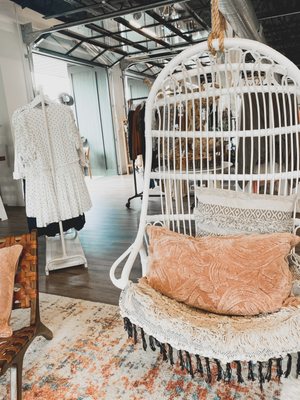 THREAD - Updated November 2024 - 53 Photos & 18 Reviews - 1110 Chambers ...