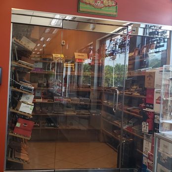 THE DELI LAMA STORE & CAFE - Updated May 2024 - 69 Photos & 131 Reviews ...