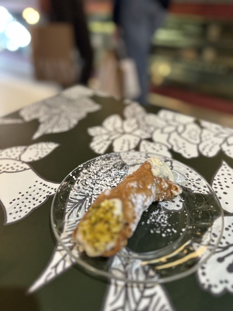 CAFFE ROMA - Updated December 2025 - 421 Photos & 376 Reviews - 385 ...