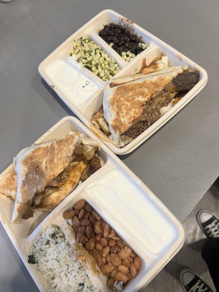 CHIPOTLE MEXICAN GRILL - Updated December 2024 - 136 Photos & 400 ...