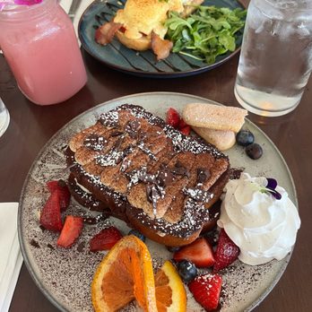 8TH HAUS CAFE - Updated July 2024 - 1412 Photos & 574 Reviews - 656 S ...