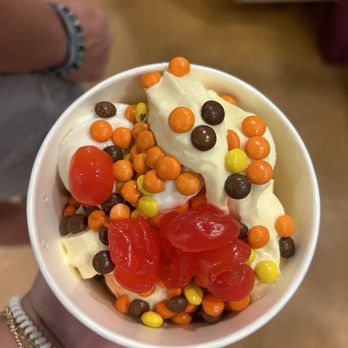 FROYOZ - Updated August 2025 - 60 Photos & 55 Reviews - 2607 US-17 Bus ...