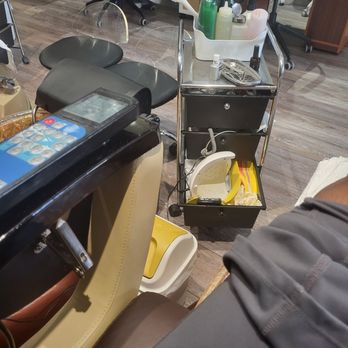 OAK TREE NAIL - TEMP. CLOSED - Updated October 2025 - 22 Photos & 22 ...