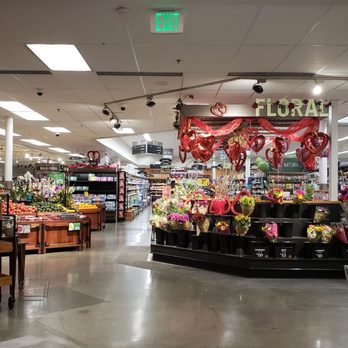 QFC - Updated May 2025 - 40 Photos & 71 Reviews - 2500 SW Barton St ...