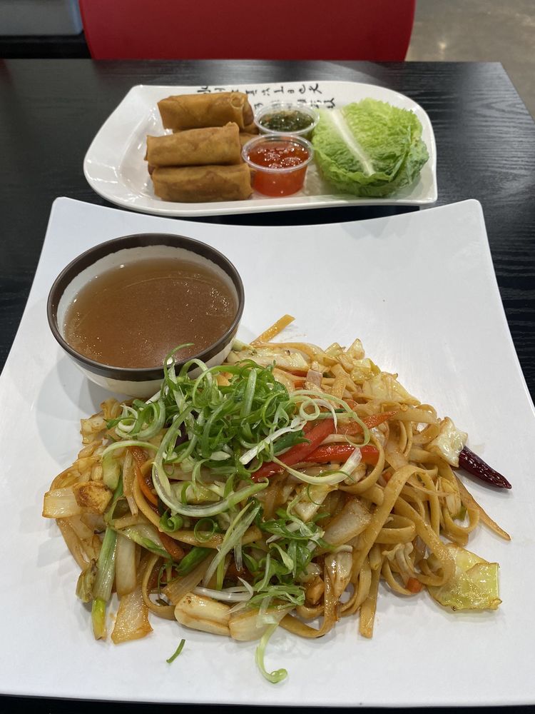 THE EATING FACTORY PHOLALA - 1001 S Vermont Ave, Los Angeles ...