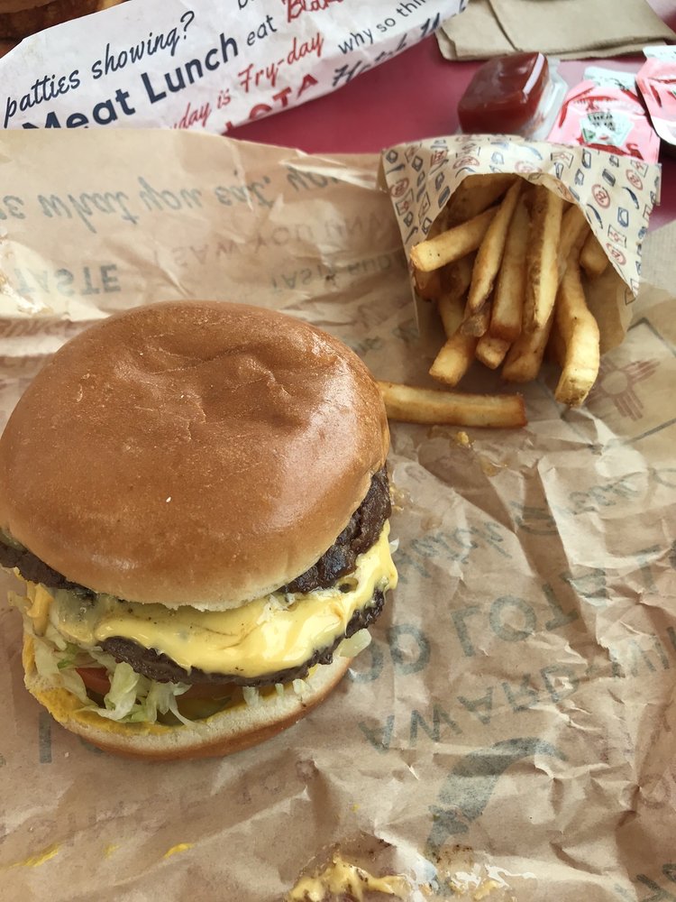 BLAKE’S LOTABURGER - 30 Photos & 51 Reviews - 3806 Montgomery Blvd NE ...