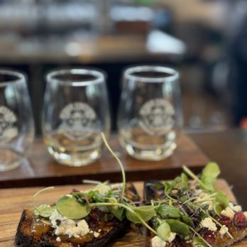 MERKIN VINEYARDS HILLTOP WINERY & TRATTORIA - Updated December 2024 ...