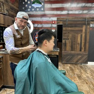 FLOYD’S 99 BARBERSHOP - Updated November 2024 - 8014 Conroy Windermere Rd, Orlando, Florida ...