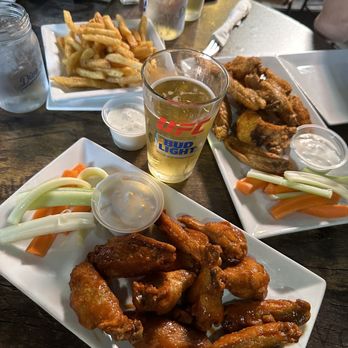 THE BENCH BAR & GRILL - Updated January 2026 - 282 Photos & 158 Reviews ...