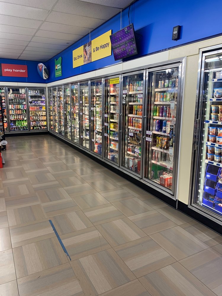PLAID PANTRY - Updated August 2025 - 20 Photos - 10117 SE Sunnyside Rd ...