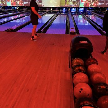 BOWLERO FULLERTON - Updated May 2025 - 145 Photos & 180 Reviews - 1501 ...