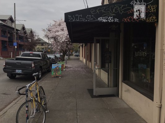 JUNIOR’S CAFE - 165 Photos & 361 Reviews - 1742 SE 12th Ave, Portland ...