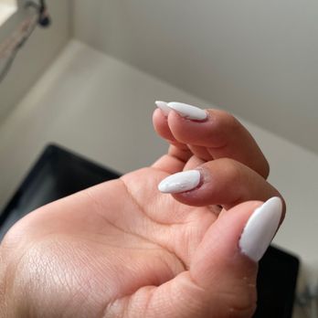 Queen's nails store