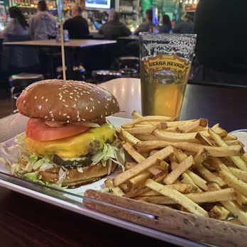 BOXING DONKEY IRISH PUB - Updated November 2024 - 340 Photos & 417 ...