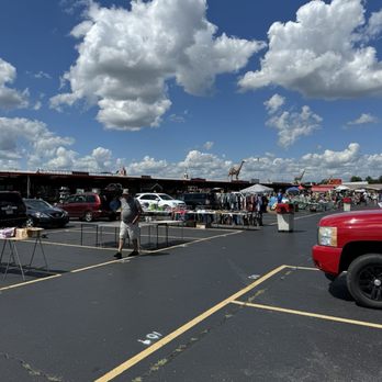 TRADERS WORLD - Updated January 2026 - 235 Photos & 101 Reviews - 601 ...