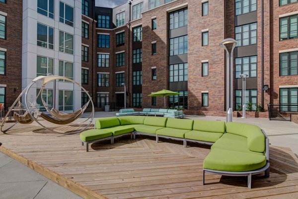 930 NOMO - Updated June 2025 - 11 Photos - 930 Morrison Dr, Charleston ...