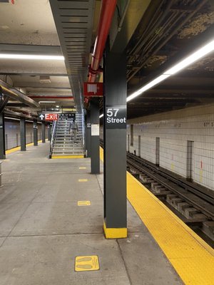 MTA - 57TH STREET SUBWAY STATION - 33 Photos & 14 Reviews - Public ...