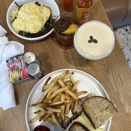 THE ELEANOR - Updated October 2024 - 363 Photos & 264 Reviews - 3207 N ...