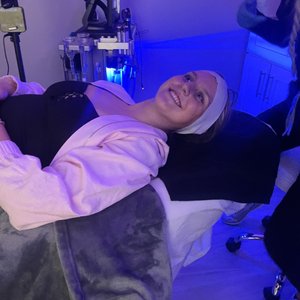 VIVA LA MED SPA - 18 Photos & 23 Reviews - 1657 N Wells St, Chicago ...