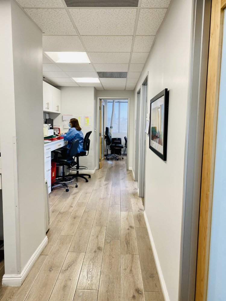 LAWRENCE MILLER, MD - Updated March 2025 - 39 Reviews - 8500 Wilshire ...