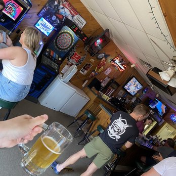 SHORTHORNS BAR & GRILL - Updated September 2025 - 127 W Wisconsin Ave ...