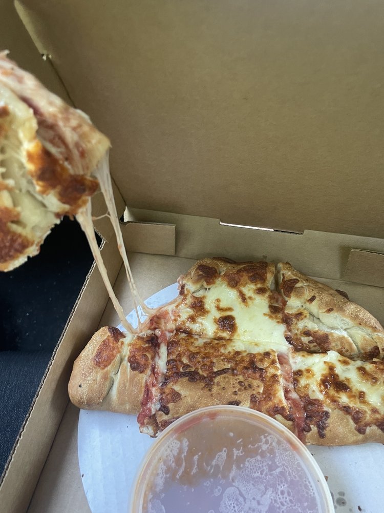 VILLAGE PIZZA OF NEWPORT - Updated October 2025 - 34 Photos & 60 ...