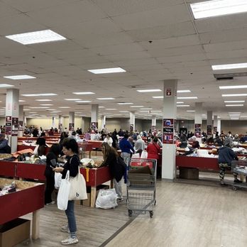 NELLIS OUTLET - Updated December 2025 - 54 Photos & 57 Reviews - 4000 ...