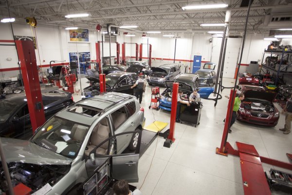 UNIVERSAL TECHNICAL INSTITUTE - EXTON - Updated October 2025 - 14 ...