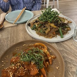 ZOOMAK KOREAN TAVERN - Updated December 2025 - 229 Photos & 66 Reviews ...