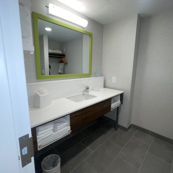 HAMPTON INN & SUITES CHICO - Updated January 2025 - 19 Photos & 26 ...