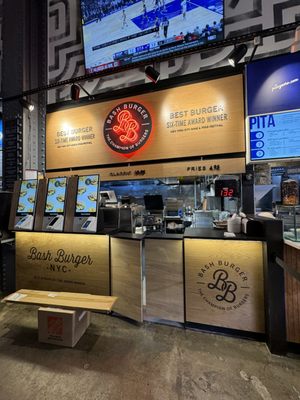 BASH BURGER - Updated January 2026 - 11 Photos - 230 Park Ave, New York ...