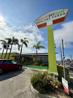 READY FIT GO - Updated December 2025 - 104 Photos & 180 Reviews - 1025 ...