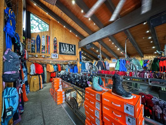 WAVE RAVE SNOWBOARD SHOP - Updated December 2025 - 39 Photos & 265 ...