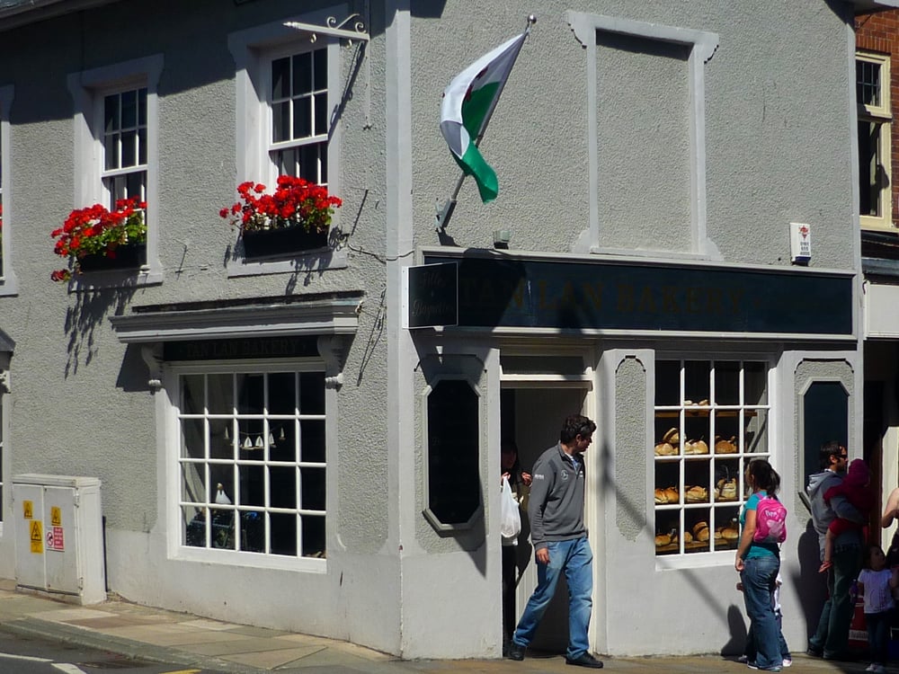 TAN LAN BAKERY - 2 Lower High Street, Conwy, United Kingdom - Bakeries ...