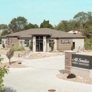 UNITED MEDICAL PARK - 1753 W Ridgeway Ave, Waterloo, Iowa - Medical ...