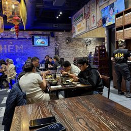 HEM KITCHEN AND BAR - Updated August 2025 - 1670 Photos & 375 Reviews ...