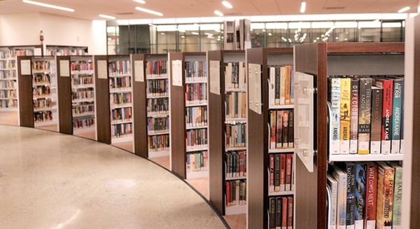 MONMOUTH COUNTY LIBRARY - HOLMDEL - Updated September 2025 - 13 Photos ...