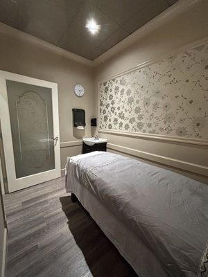 CHILLAX SPA - Updated January 2025 - 13 Photos - 4- 4361 Kingsway, Burnaby, British Columbia ...