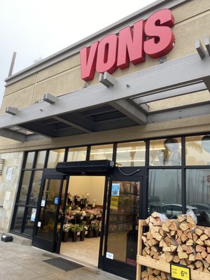 VONS - Updated October 2025 - 108 Photos & 193 Reviews - 3900 E Ocean ...