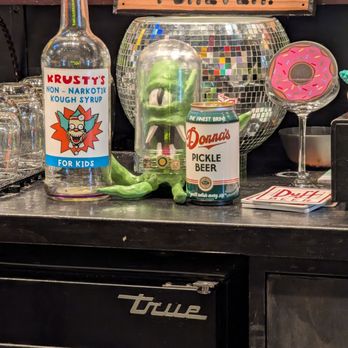 MOE’Z - Updated June 2025 - 101 Photos & 20 Reviews - 580 Sutter St ...