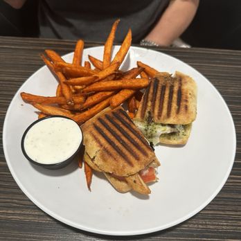 OFF STREET CAFE - Updated July 2024 - 4910 Photos & 3651 Reviews ...