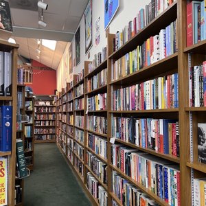 AVID READER - 30 Photos & 87 Reviews - Bookstores - 617 2nd St, Davis, CA - Phone Number - Yelp
