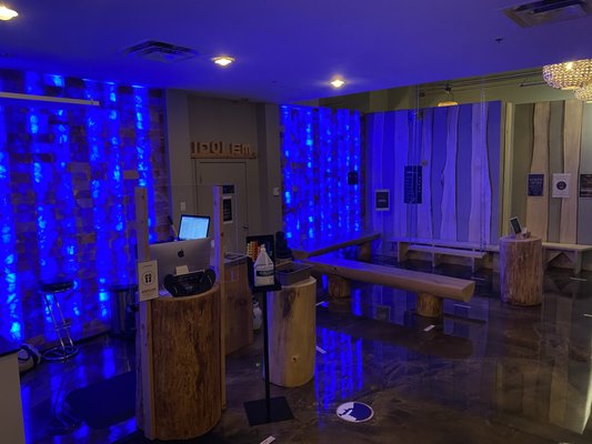 IDOLEM - Updated January 2026 - 12 Photos - 1760 Avenue Pierre-Péladeau ...