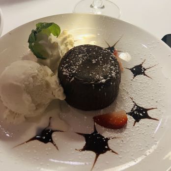 SCRATCH BAR & GRILL - Updated December 2024 - 46 Photos - 26 Division ...