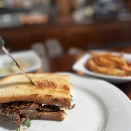 ME & BILLY - Updated July 2024 - 159 Photos & 343 Reviews - 200 W 3rd ...