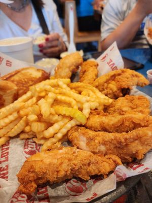 RAISING CANE’S CHICKEN FINGERS - Updated September 2025 - 124 Photos & 78 Reviews - 8070 NW 36th ...