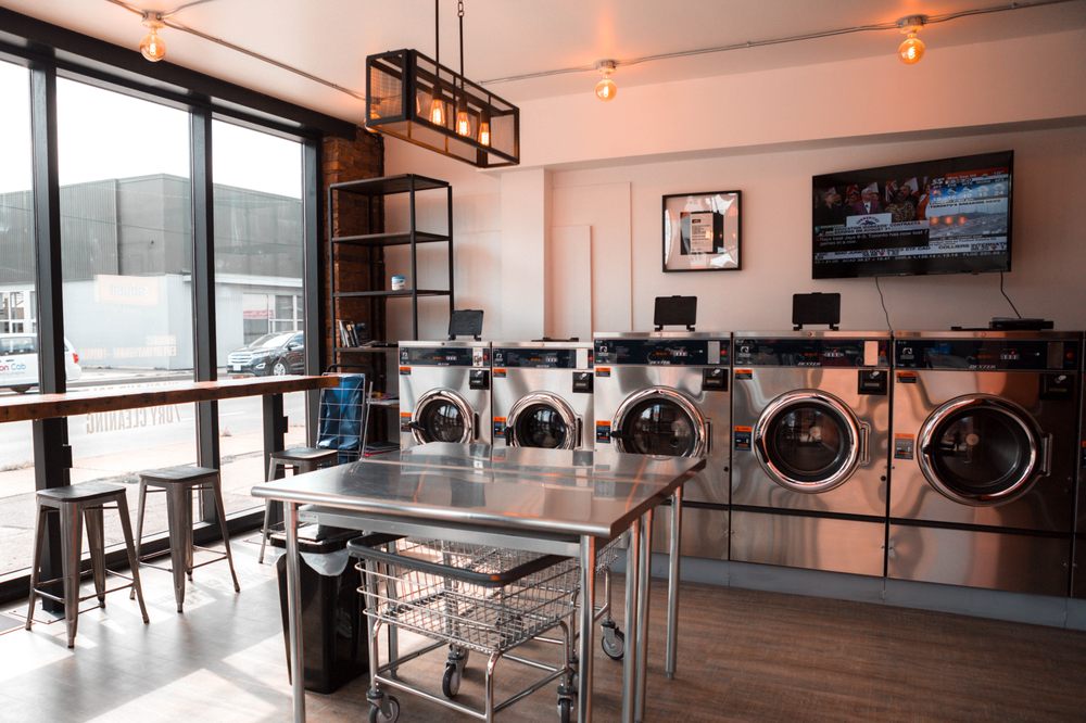 SPLASH LAUNDRY - Updated December 2025 - 10 Photos - 1143 Main Street E ...