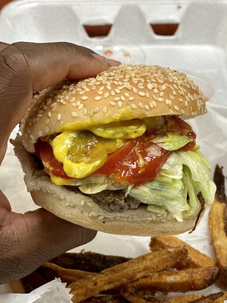 LITTLE’S FOOD STORE AND GRILL - Updated May 2024 - 179 Photos & 207 ...